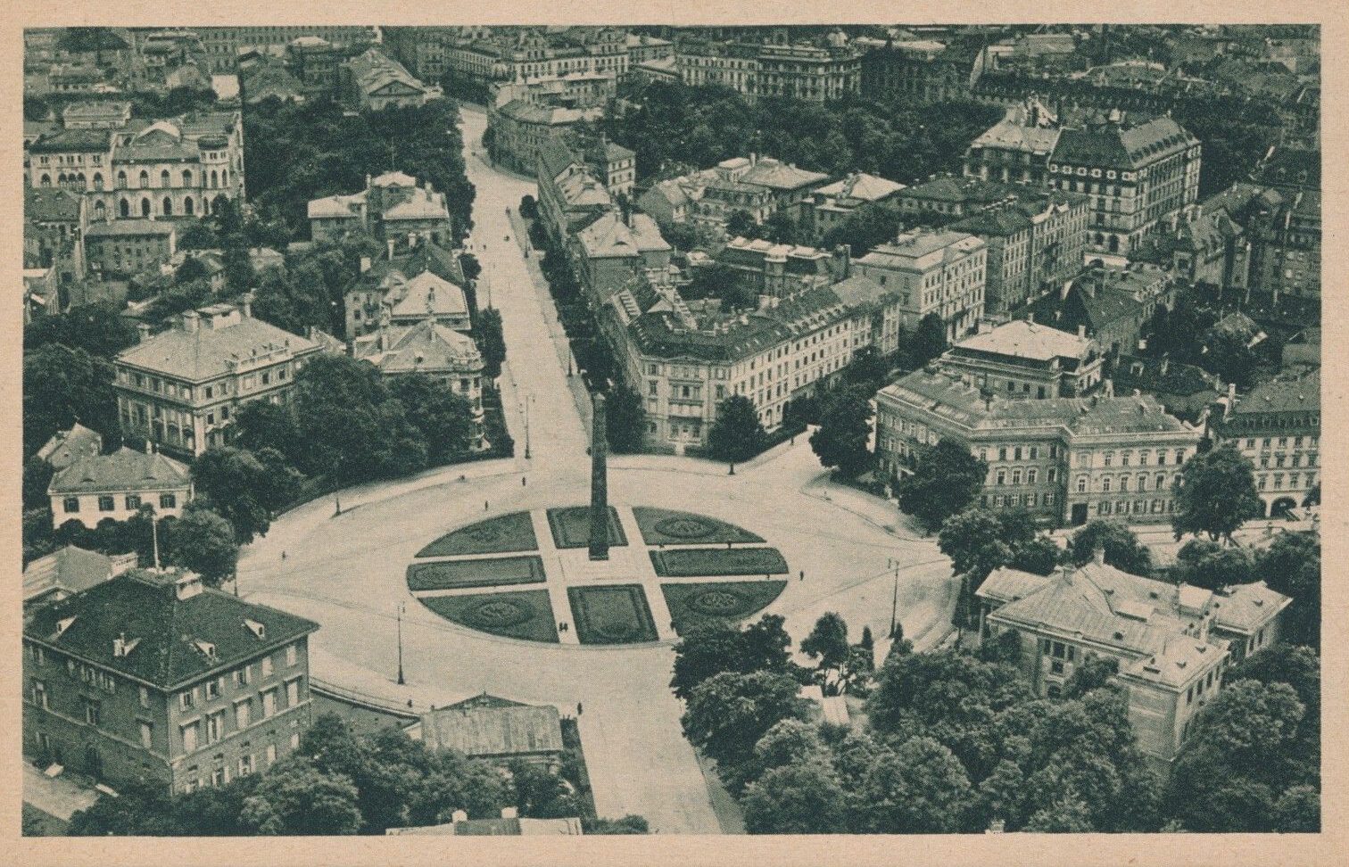 Der Karolinenplatz und seine Schleife in München